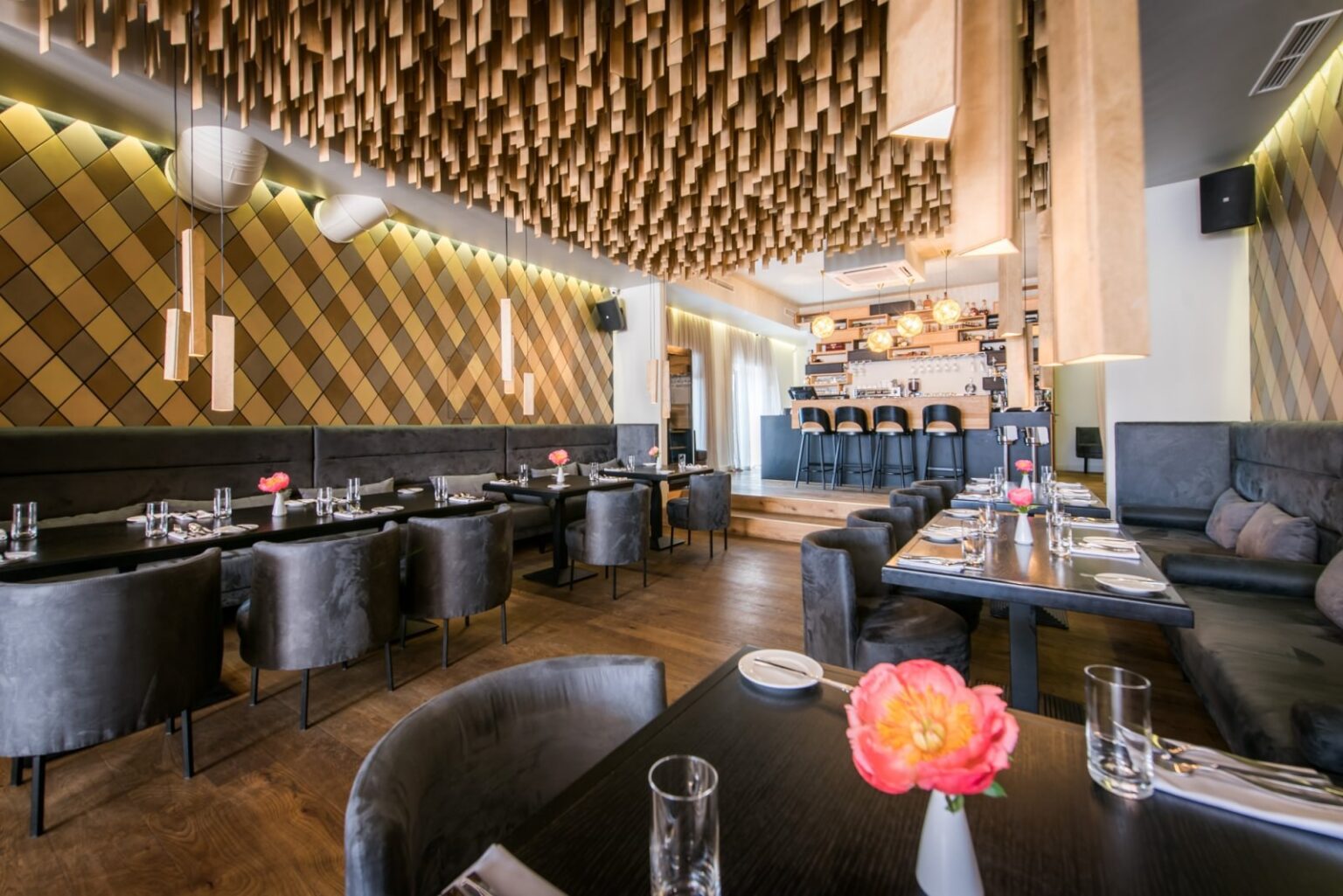 Kur pavalgyti Kaune: Geriausi restoranai ir kavinės - Apkeliauk.lt